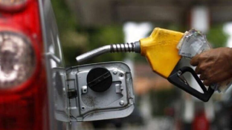 Fuel price reduction: Dangote Refinery, petrol marketers clash over ...